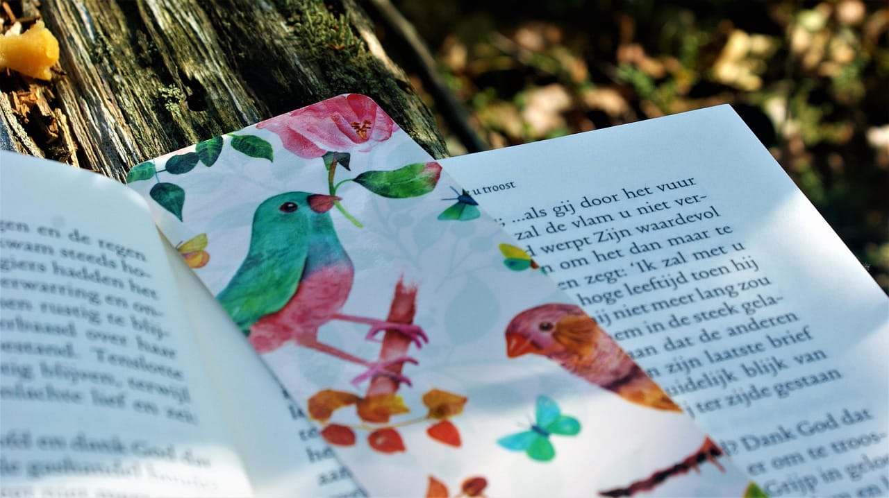 15 Brilliant Crafts to Make With Old Greeting Cards – Hobby Lesson