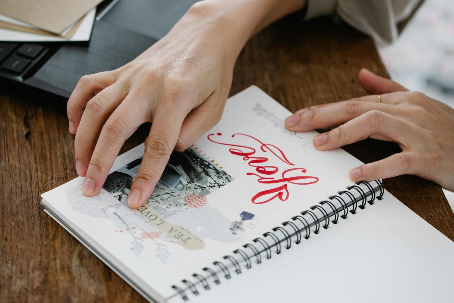 15 Brilliant Crafts to Make With Old Greeting Cards – Hobby Lesson